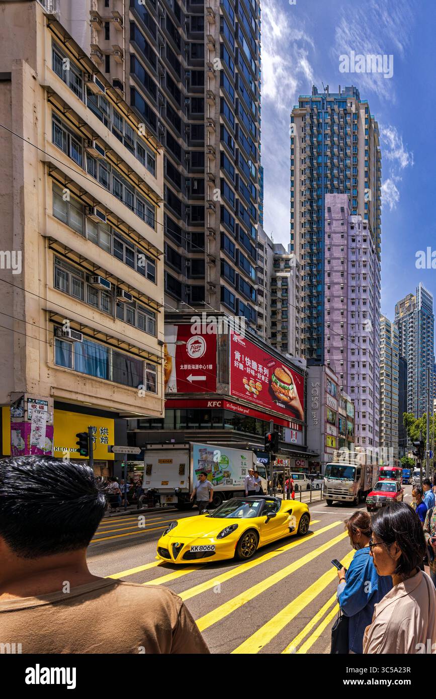 Road markings at crossing for pedestrians, Wanchai, Hong Kong, SAR ...