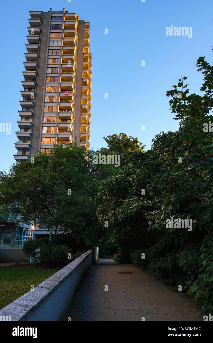 The Comox apartment building along the walkway in the West End of ...