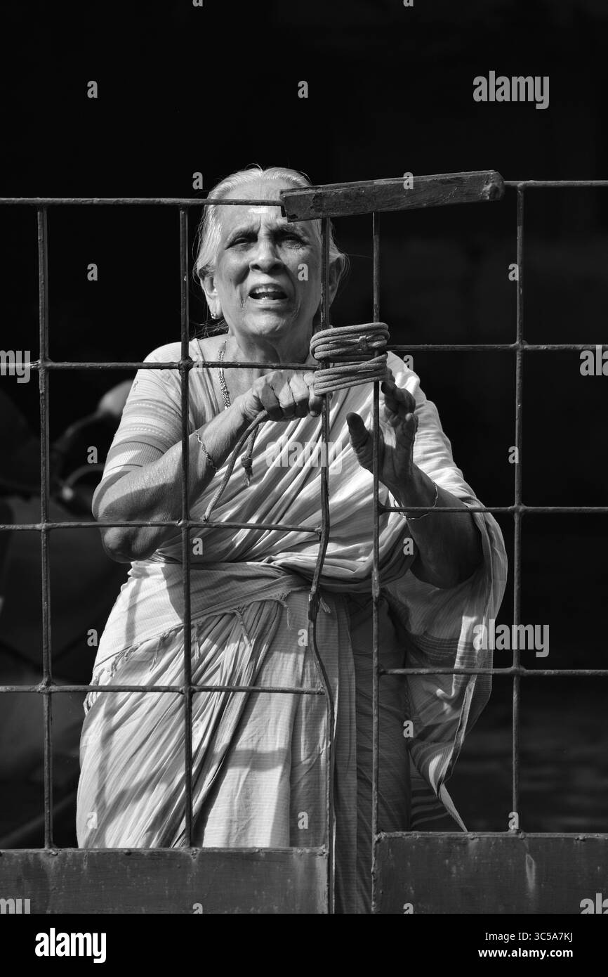 Photo portrait old lady hi-res stock photography and images - Alamy