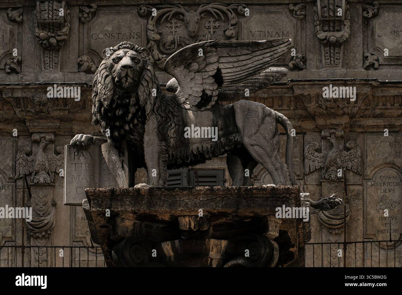 Ce mark floor hi-res stock photography and images - Alamy