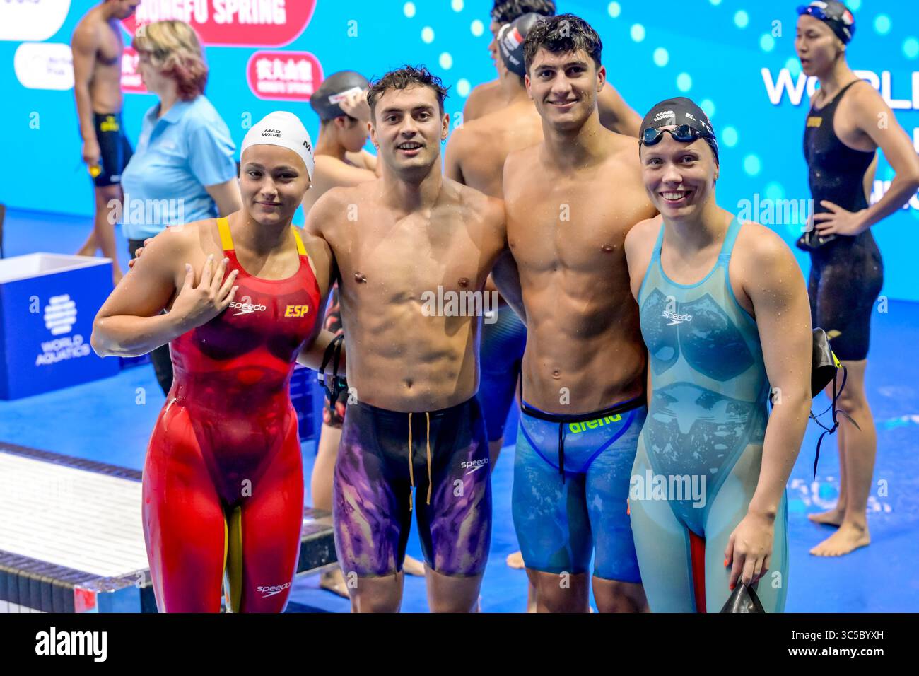 Spain relay ,; Spain relay , Maria Daza Garcia, Arbidel Gonzalez, Nil ...