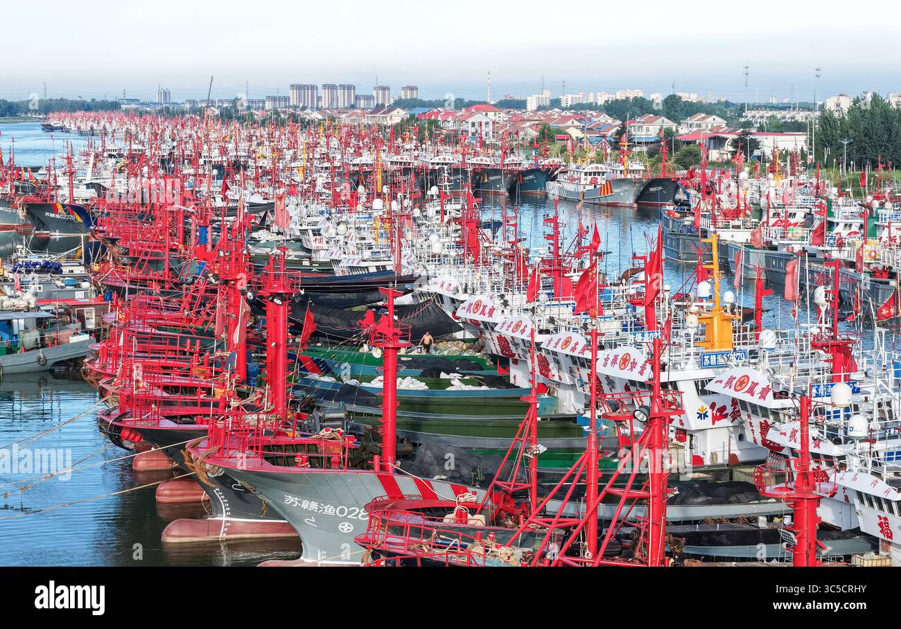 Fishing boats are moored in Qingkou Central Fishing Port to avoid ...