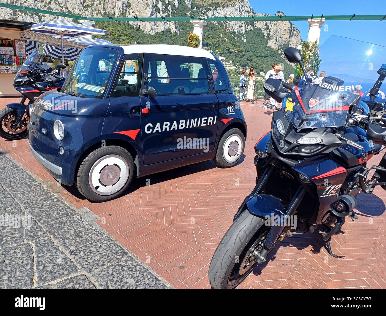 Italian police. New Fiat Topolino carabinieri. Isola di Capri, Italia ...