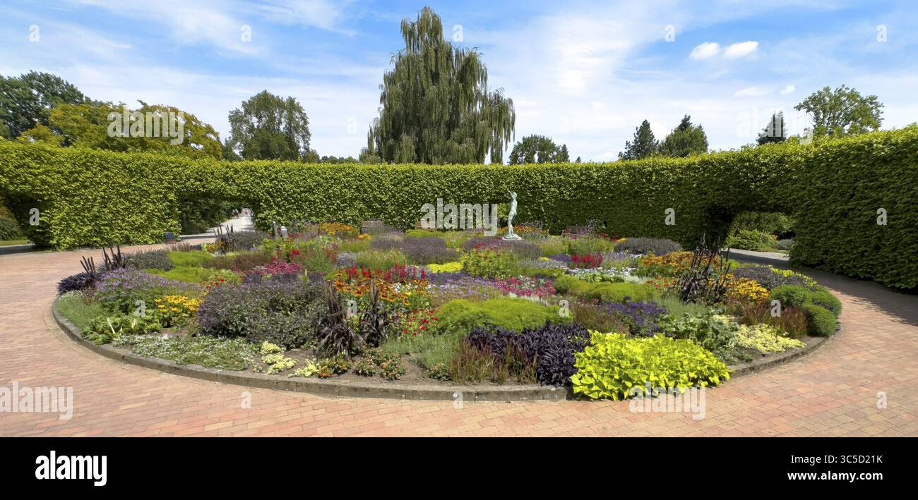 Lindenrund flower roundabout in Grugapark Essen, containing a bronze ...