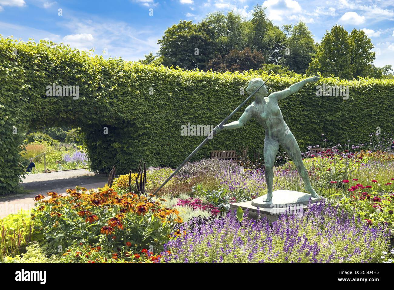 Flower roundabout Lindenrund in Grugapark Essen, in it sculpture statue ...