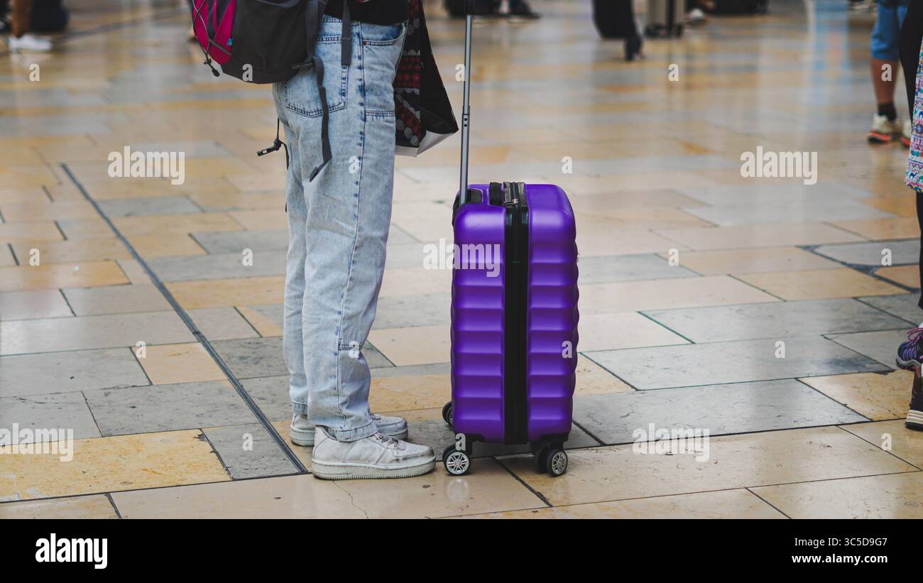 Transit moment station people hi-res stock photography and images - Alamy