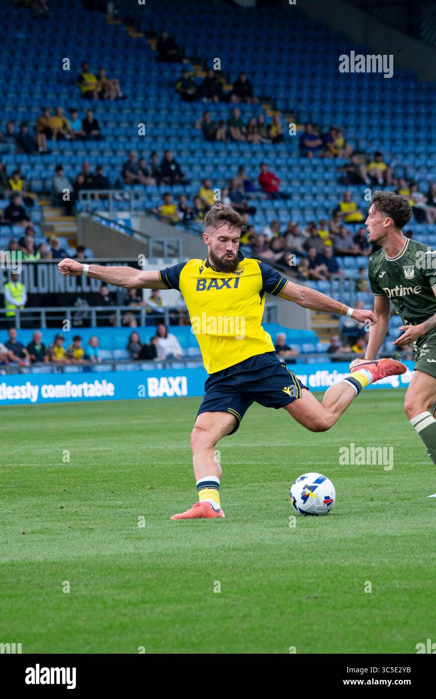 Tom Bradshaw Of Oxford United Fc Shooting Stock Photo - Alamy