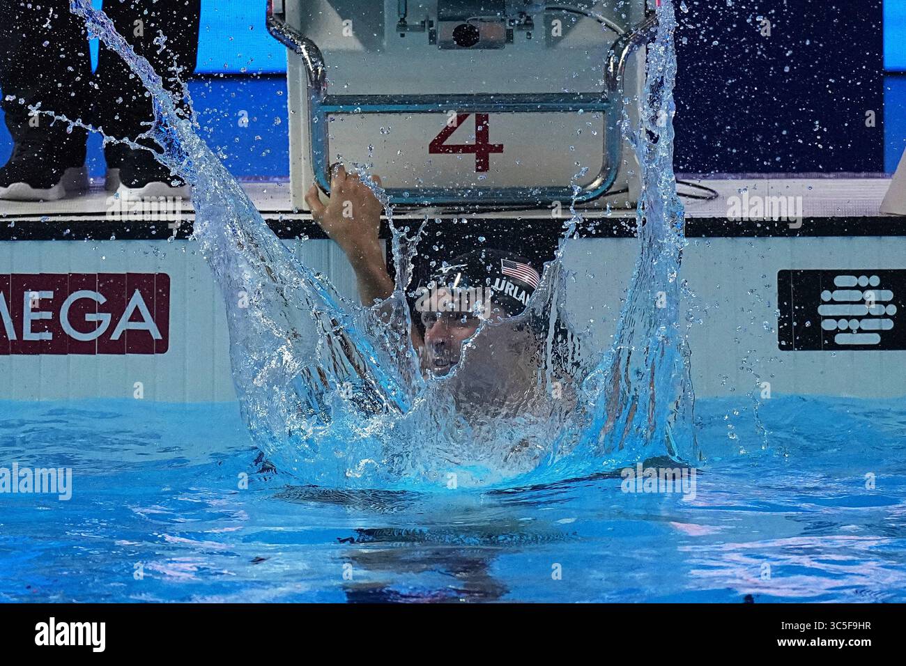 Luca Urlando of the United States celebrates after winning gold medal ...