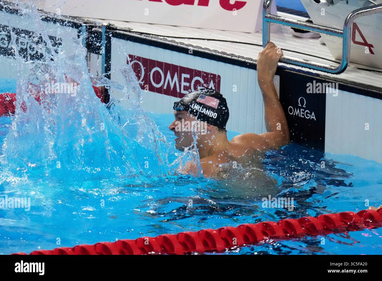 Luca Urlando of the United States celebrates after winning gold medal ...