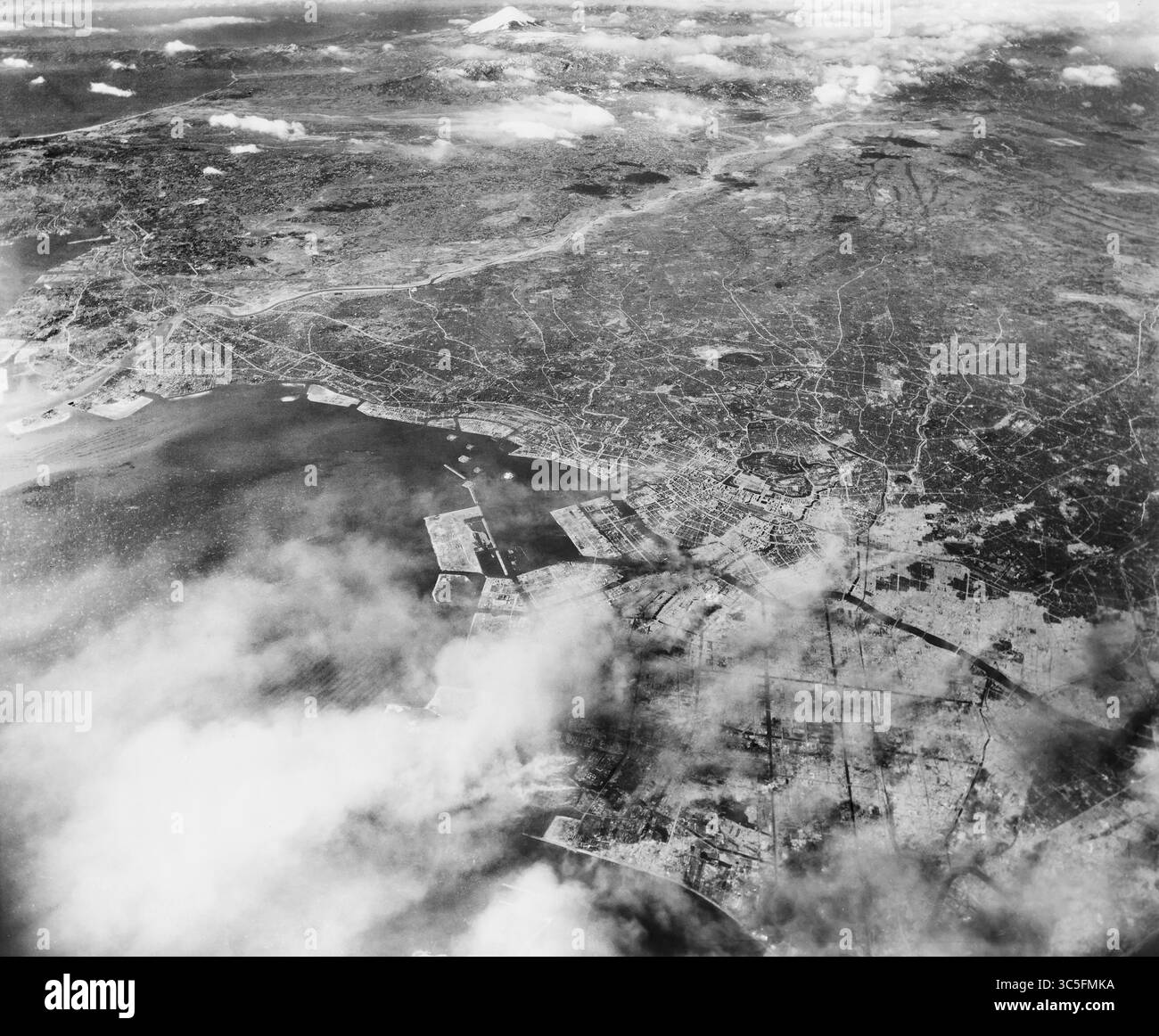 Image showing large scale Black and White Stock Photos & Images - Alamy