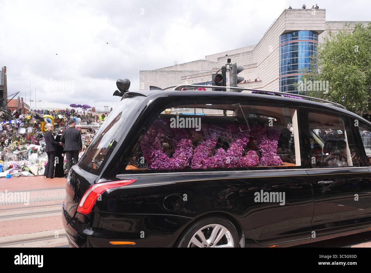 The family of Ozzy Osbourne (left to right) Kelly, Sharon and Jack ...