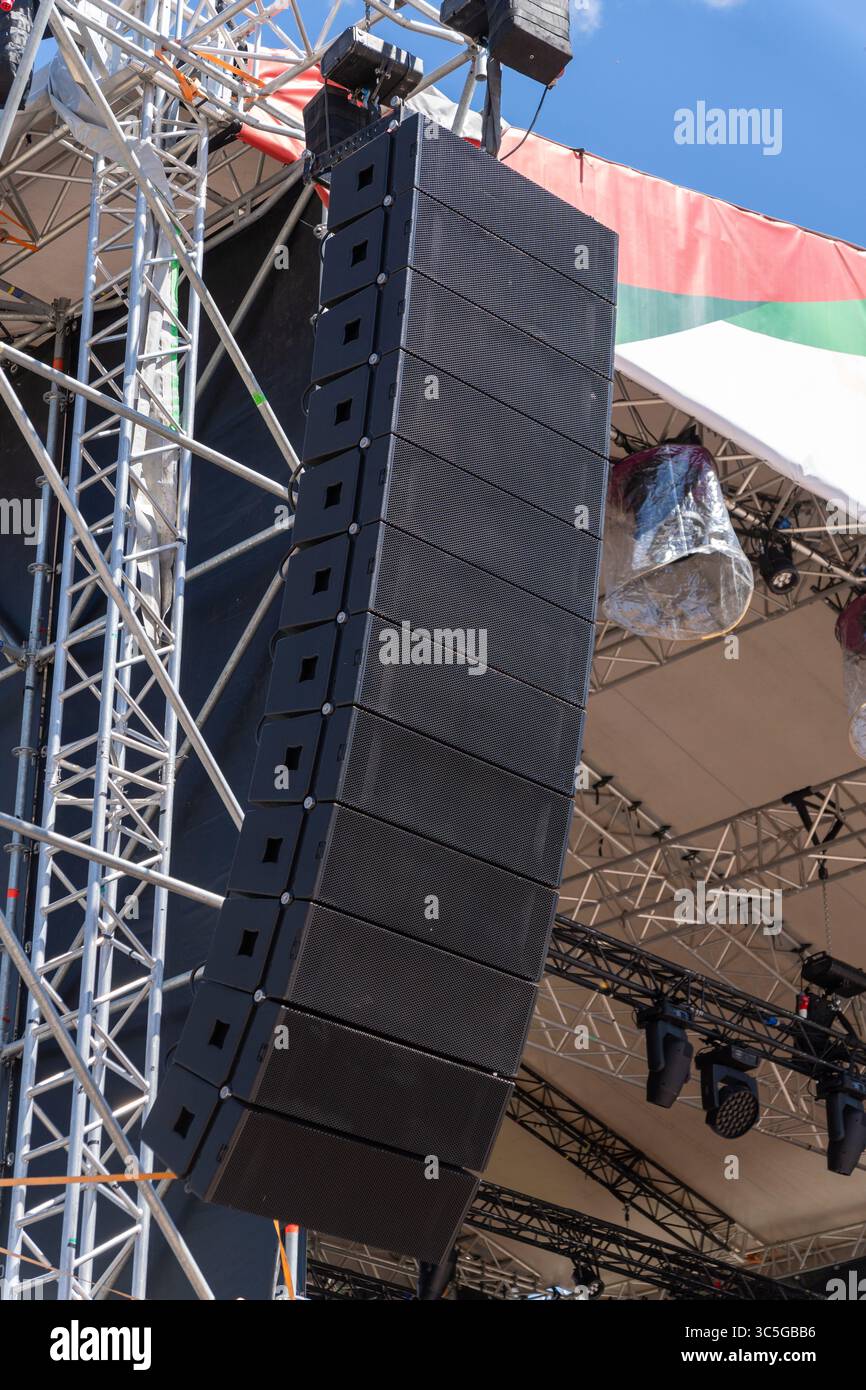 Stage lighting outdoor events hi-res stock photography and images - Alamy