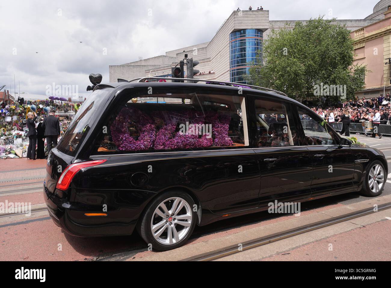 The family of Ozzy Osbourne (left to right) Kelly, Sharon and Jack ...
