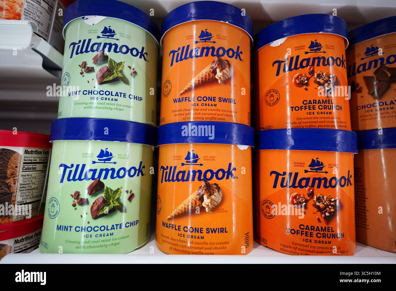 Tillamook Ice Cream Dessert Products Perfectly Aligned On Grocery Store ...