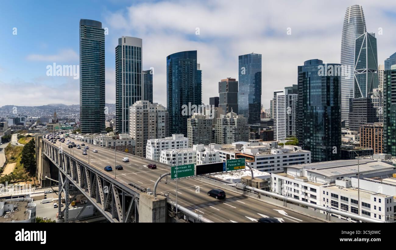 SAN FRANCISCO, CA USA - July 28, 2025: An aerial view captures the Bay ...