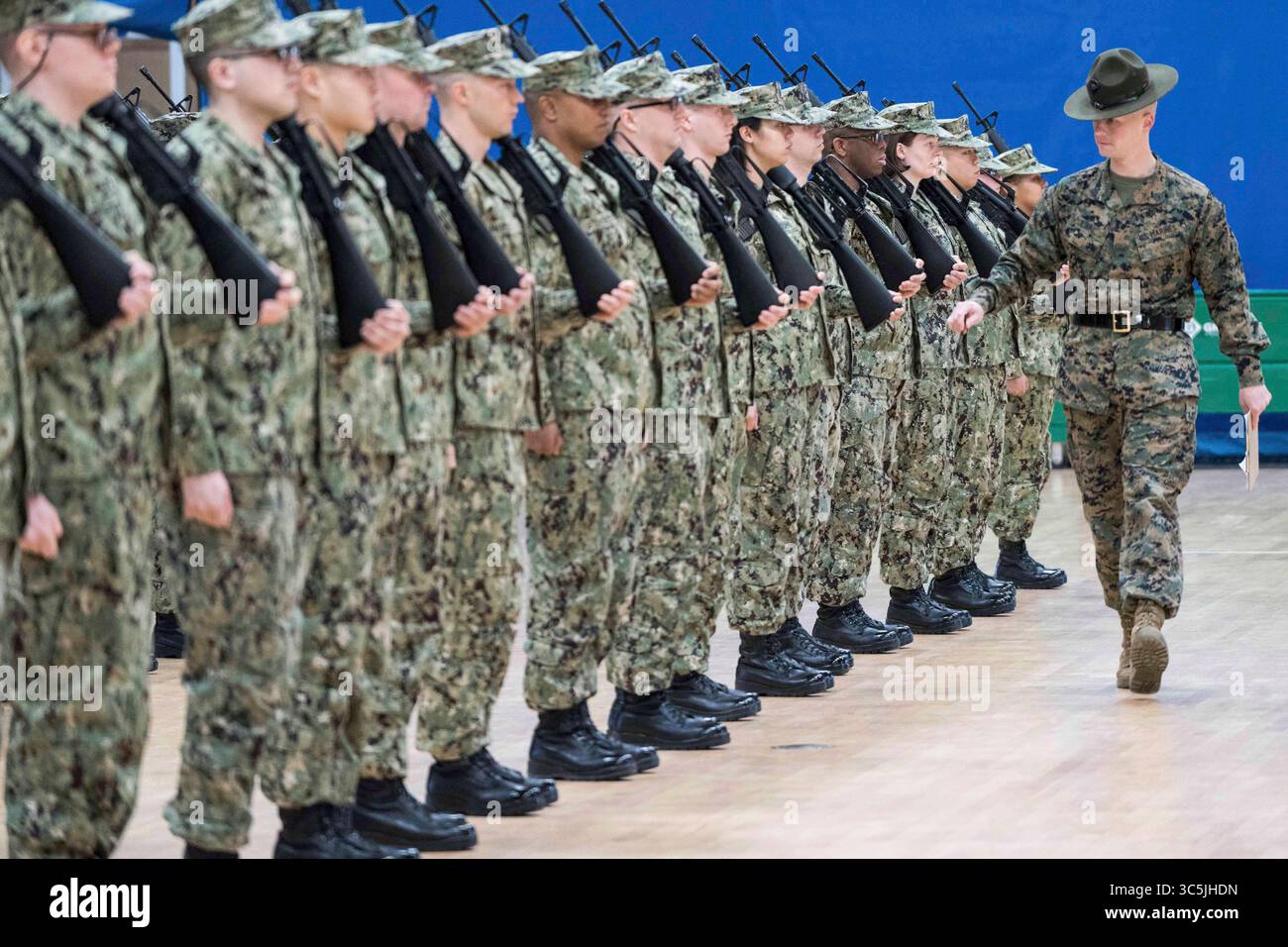 Marine corps drill instructor school hi-res stock photography and ...