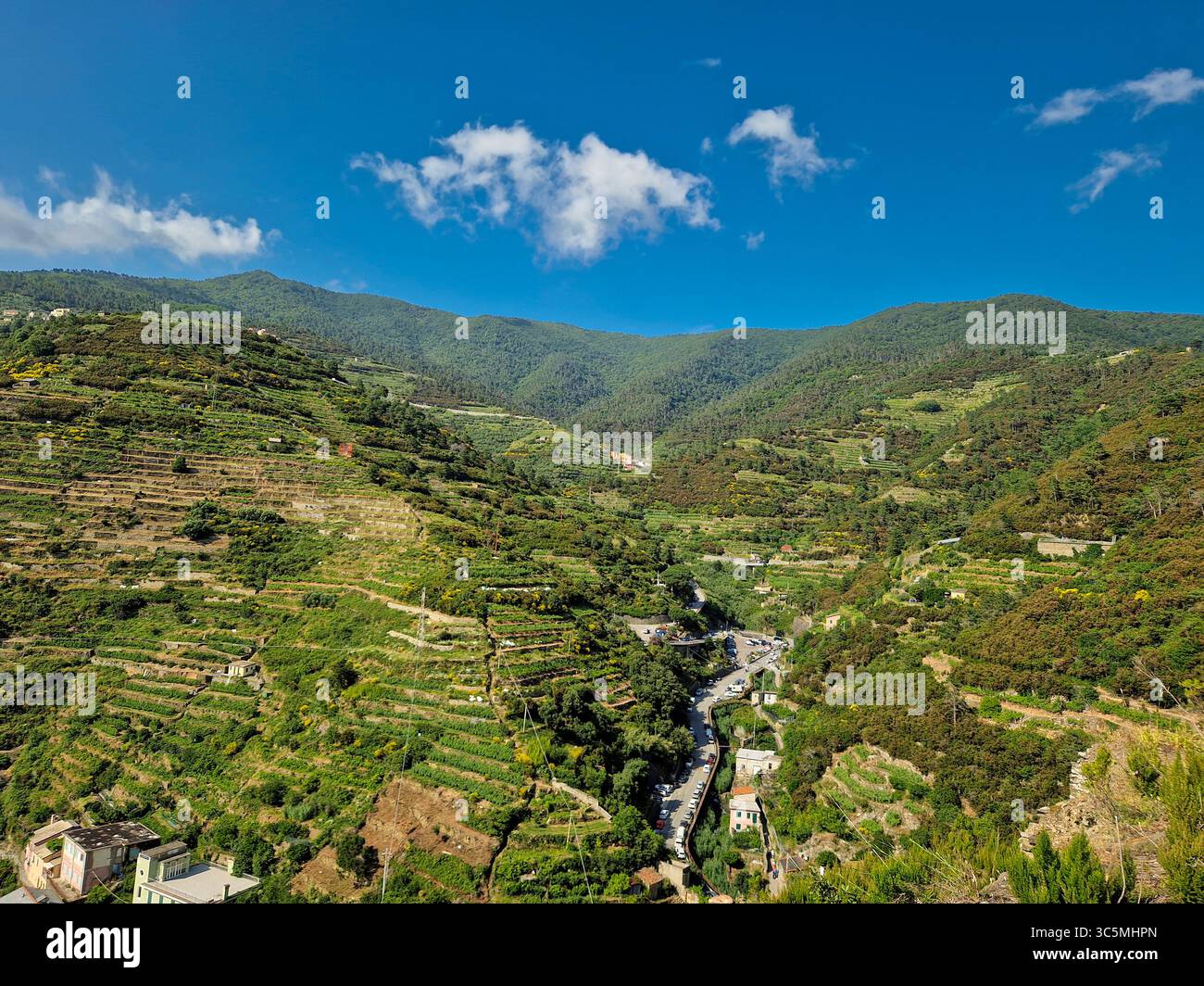 Scenic Hiking Trail from Vernazza to Corniglia in Cinque Terre, Liguria ...