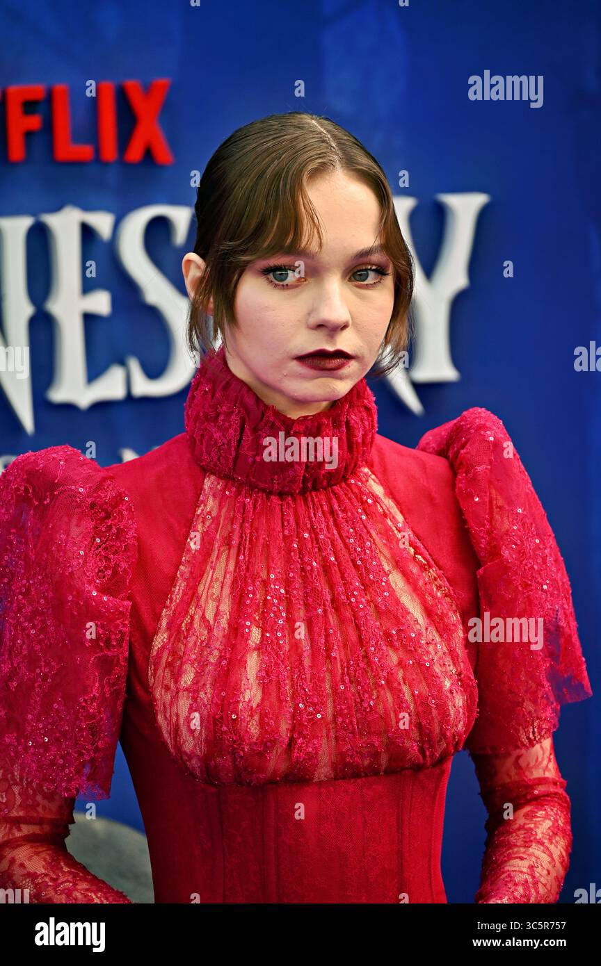 Emma myers hi-res stock photography and images - Alamy