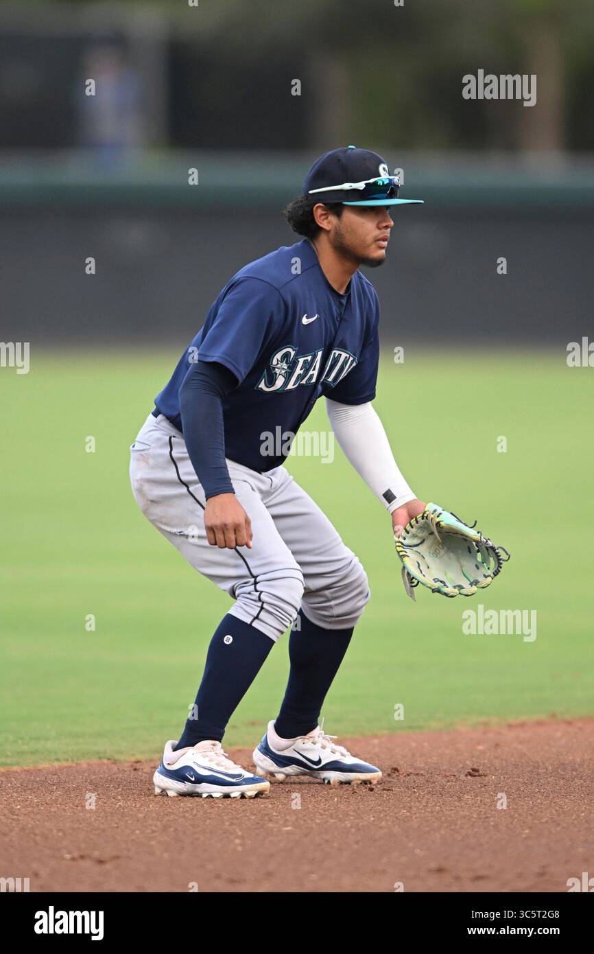 ACL Mariners shortstop Bryant Mendez (7) in a defensive stance during ...