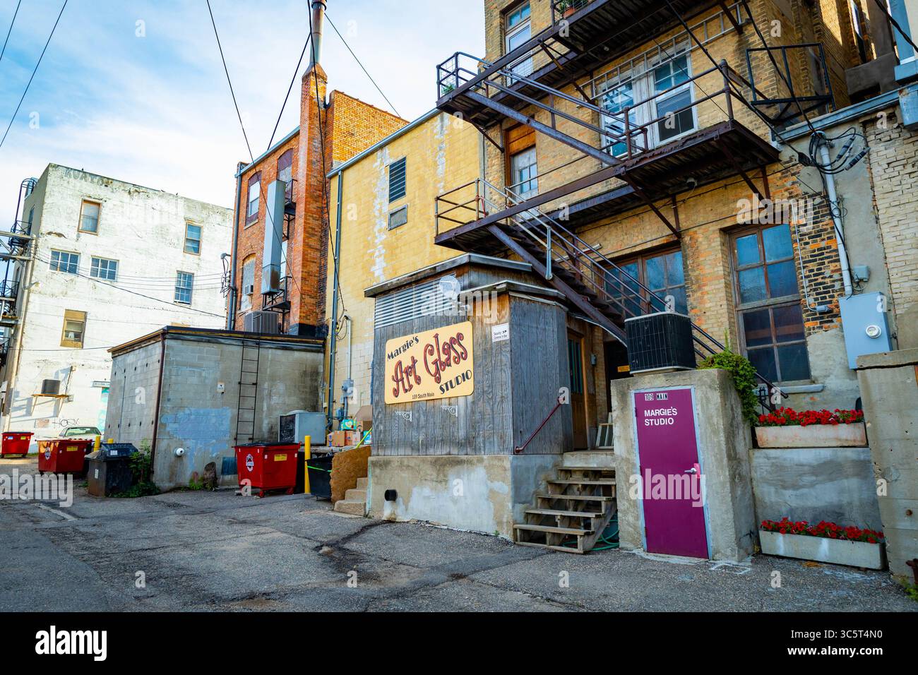 Minot culture hi-res stock photography and images - Alamy