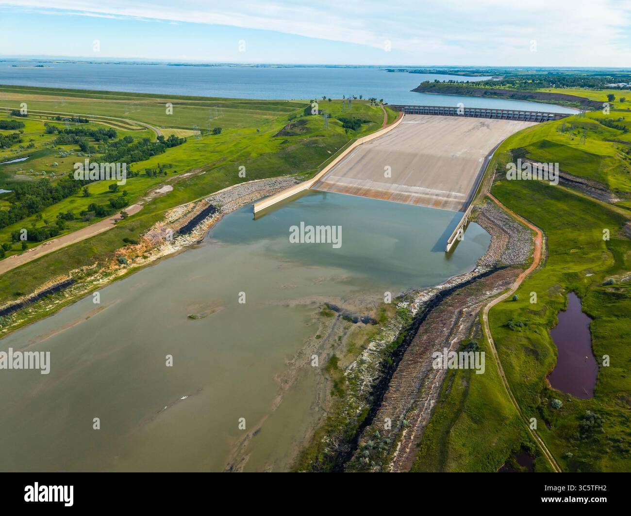 Garrison dam lake sakakawea hi-res stock photography and images - Alamy