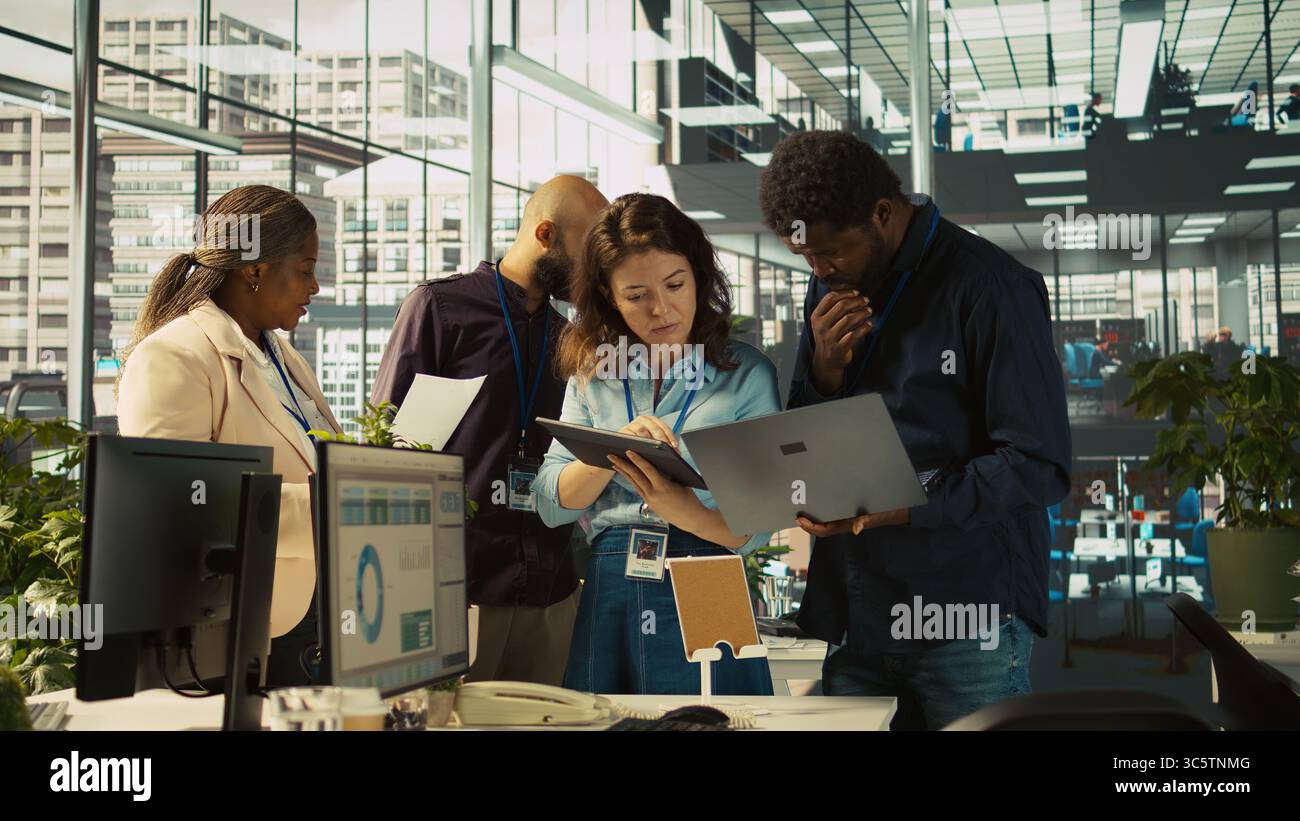 Teamworking colleagues analyzing data charts hi-res stock photography and images - Alamy