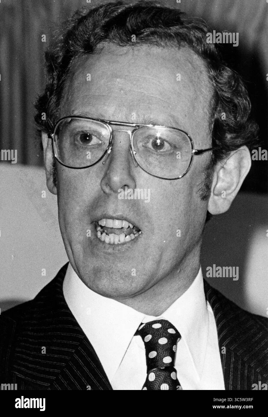 Robert bradford mp hi-res stock photography and images - Alamy