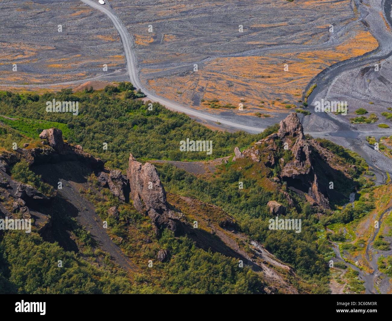 Vast icelandic landscape vibrant hi-res stock photography and images ...