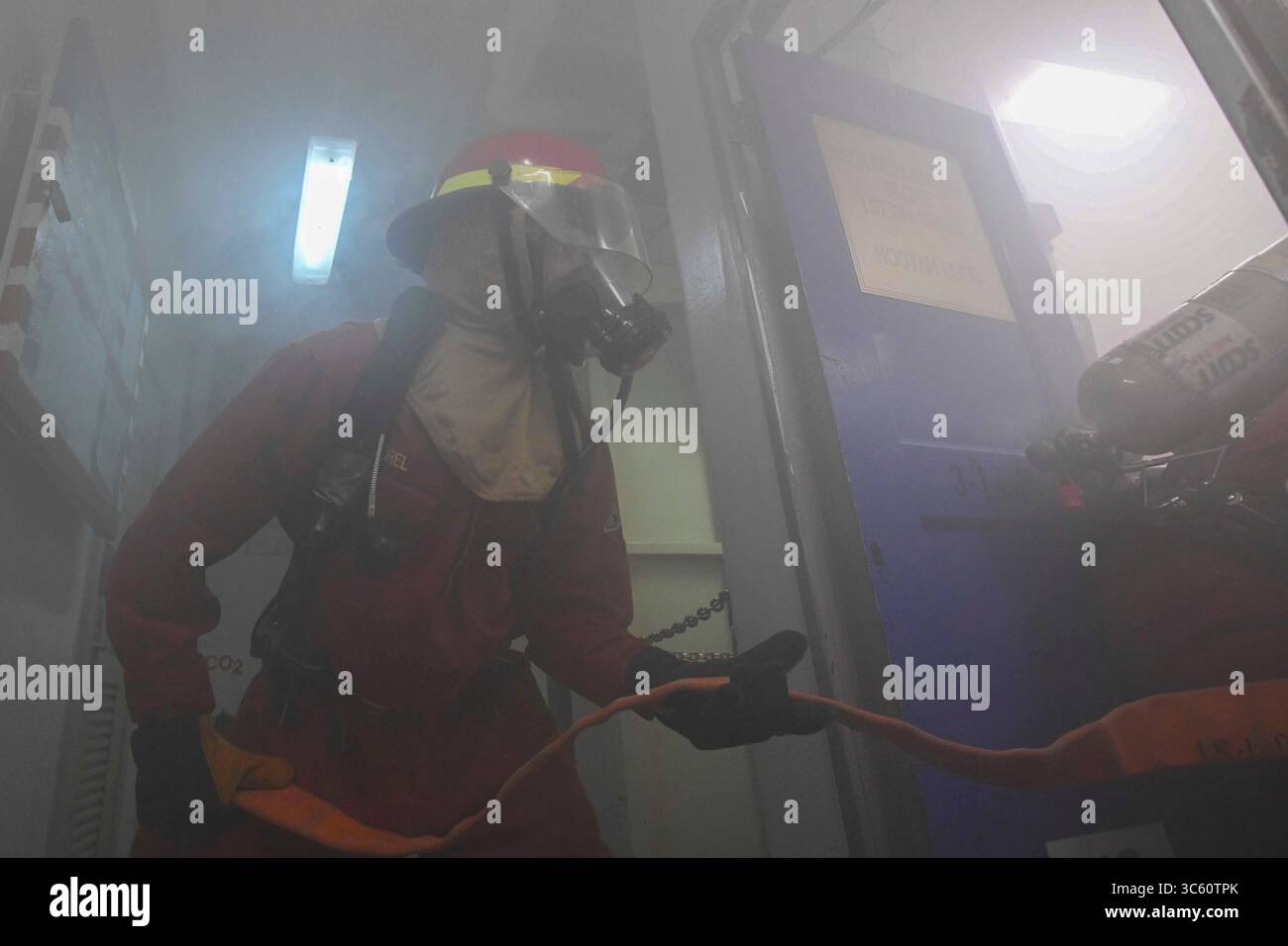 U s navy command control hi-res stock photography and images - Alamy