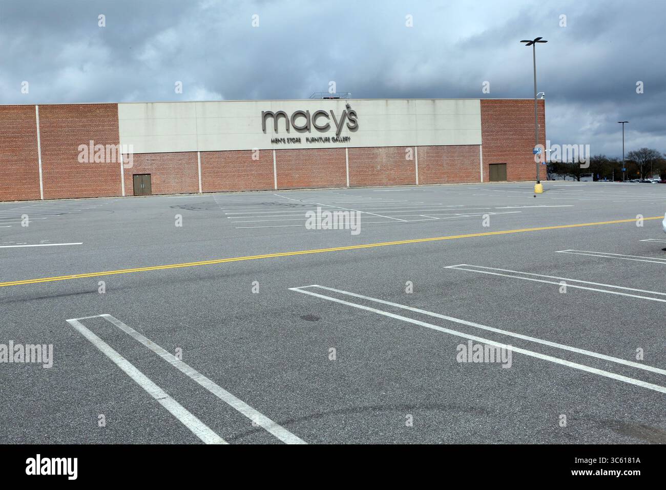 Empty macys parking lot hi-res stock photography and images - Alamy