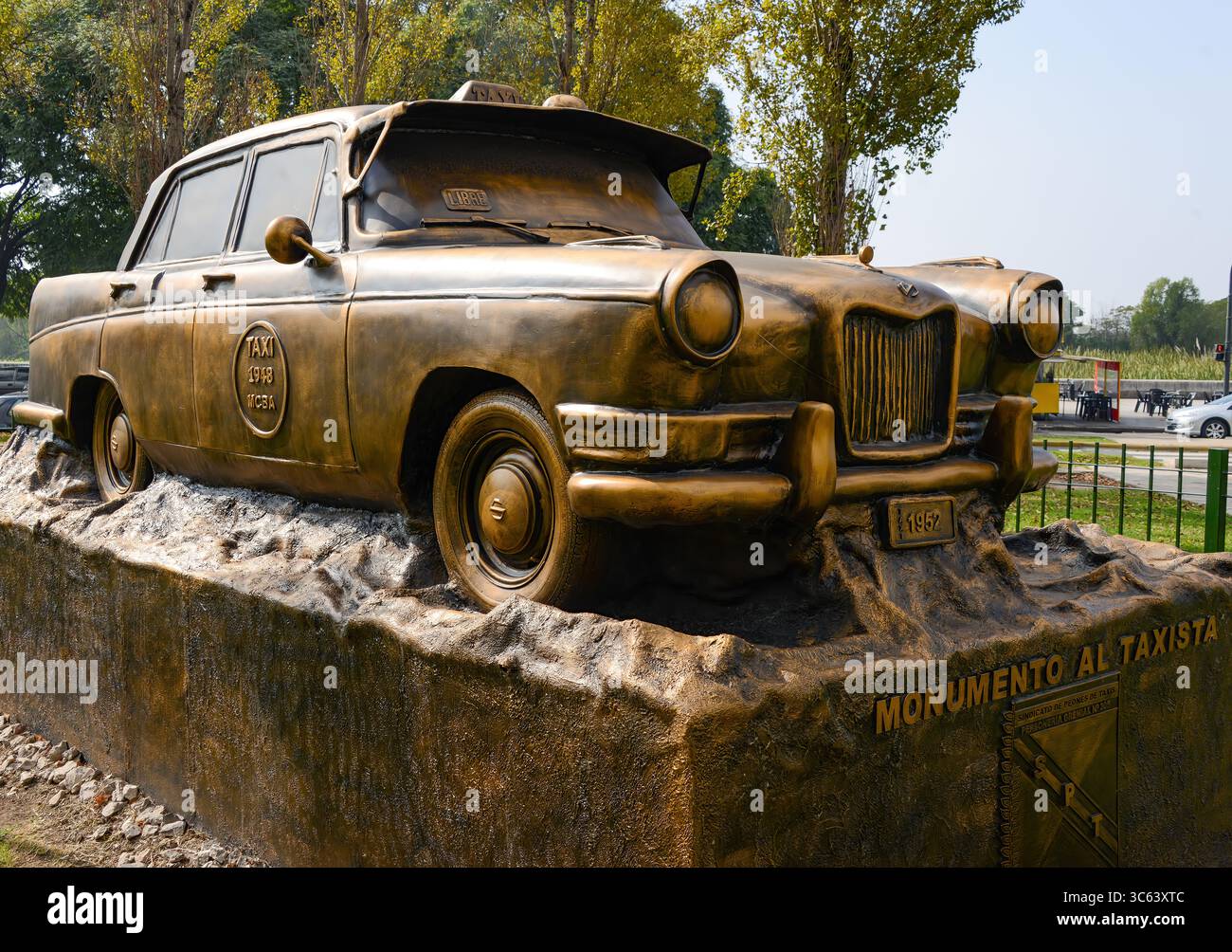 Monument to the Taxi Driver, Monumento al Taxista Stock Photo - Alamy