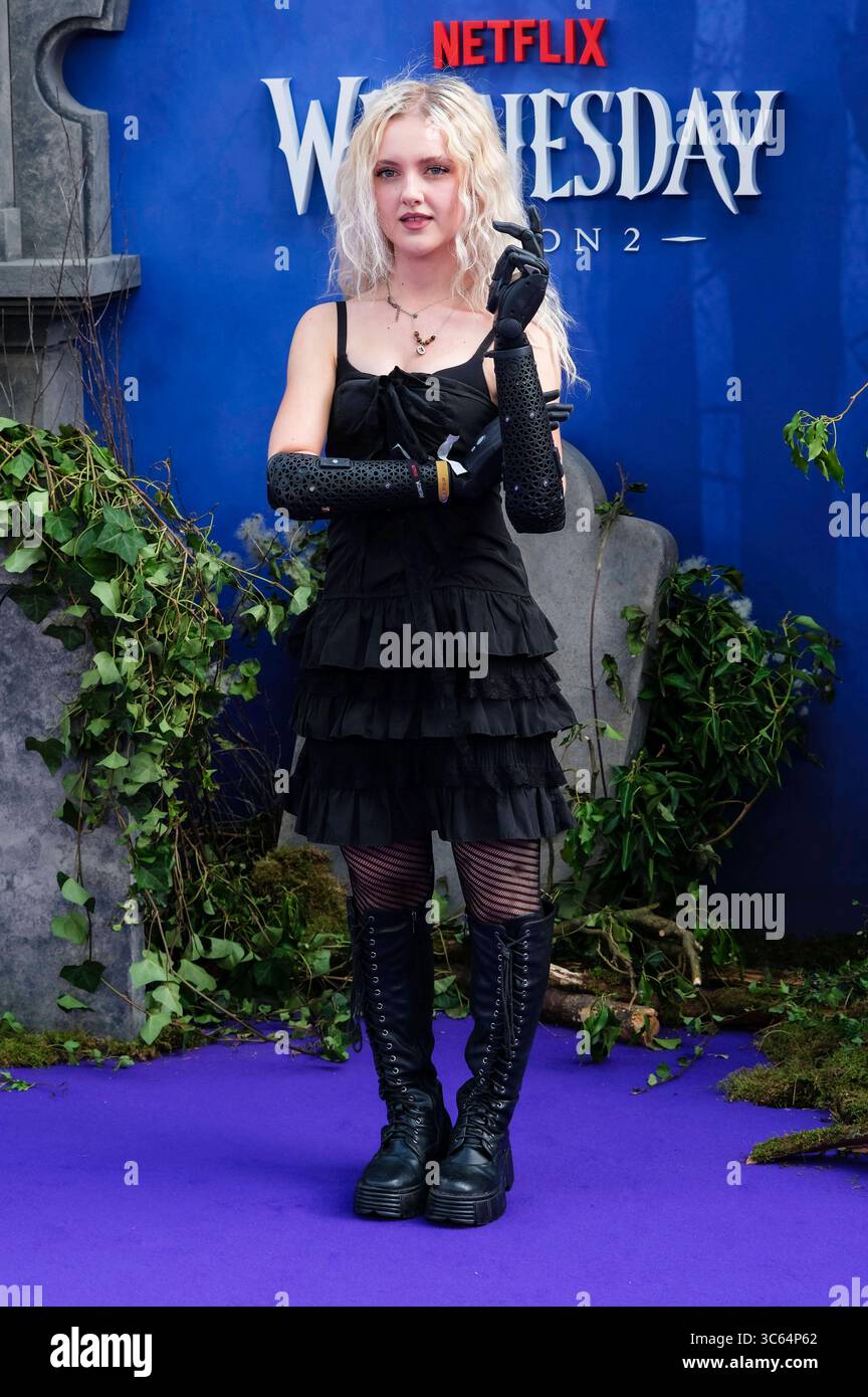 Tilly Lockey bei der Premiere der Season 2, Part 1 der Netflix Serie ...
