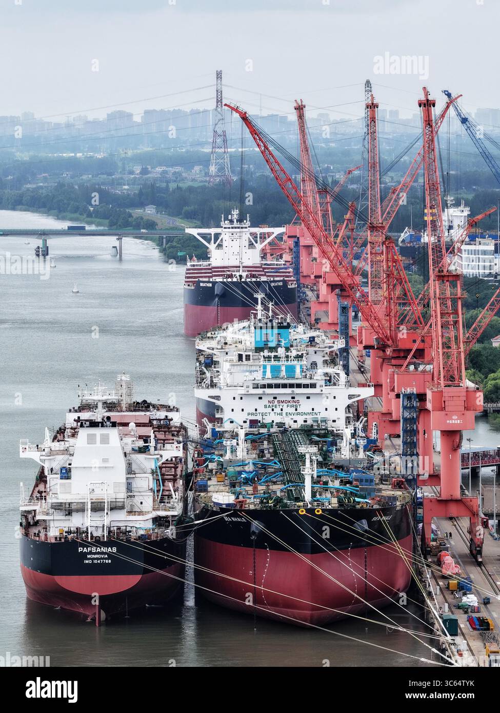 Aerial photo shows busy ship building in Yangzhou City, east China's ...