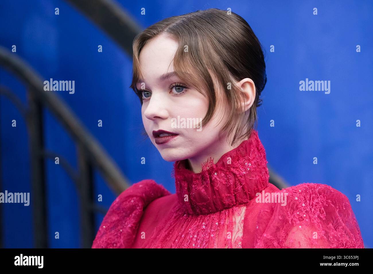 Emma Myers bei der Premiere der Season 2, Part 1 der Netflix Serie ...