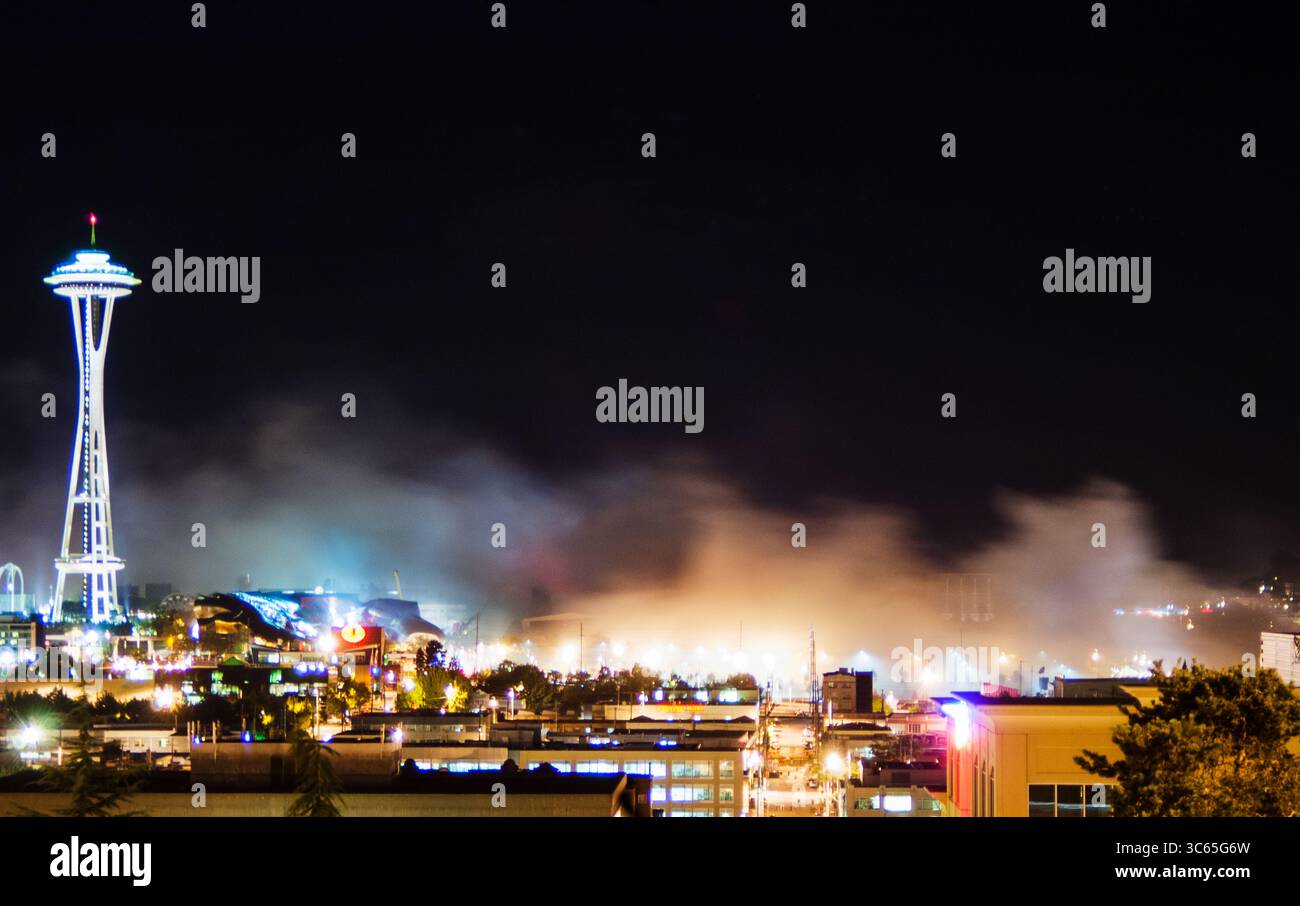 Seattle cityscape night washington hi-res stock photography and images ...
