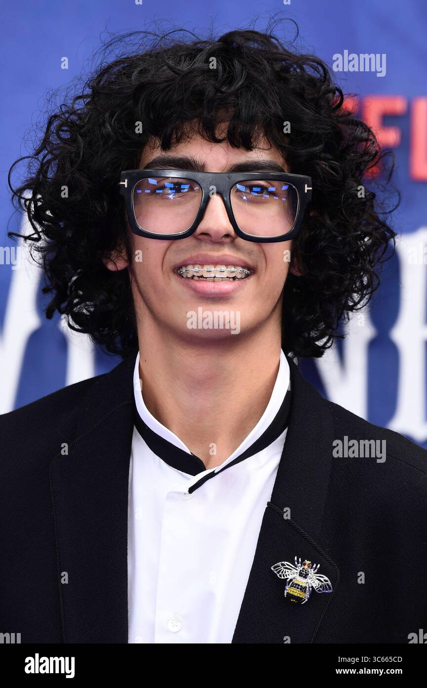 Moosa Mostafa bei der Premiere der Season 2, Part 1 der Netflix Serie ...