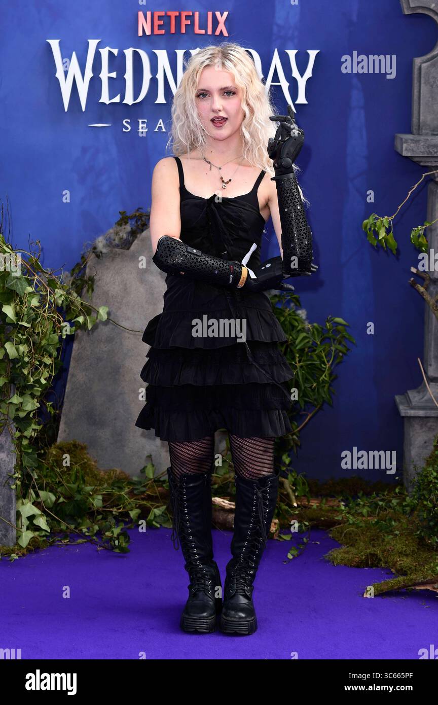 Tilly Lockey bei der Premiere der Season 2, Part 1 der Netflix Serie ...