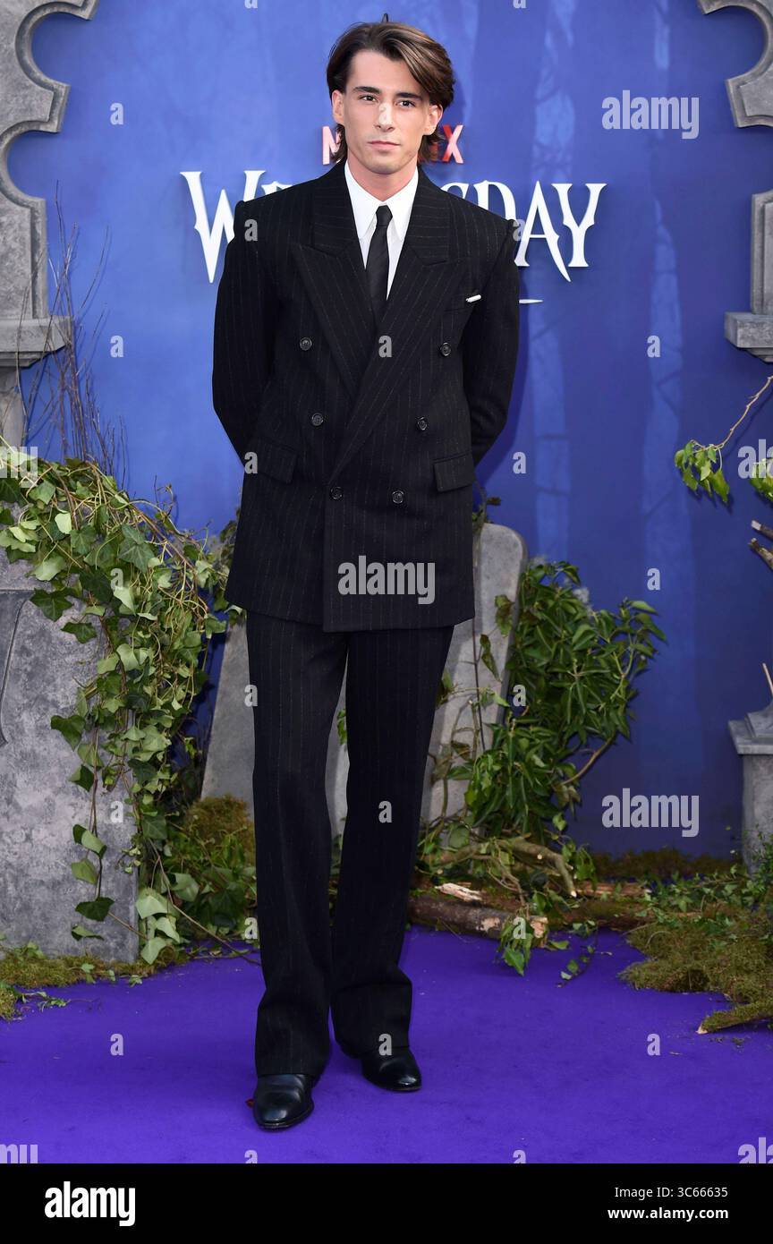 Georgie Farmer bei der Premiere der Season 2, Part 1 der Netflix Serie ...