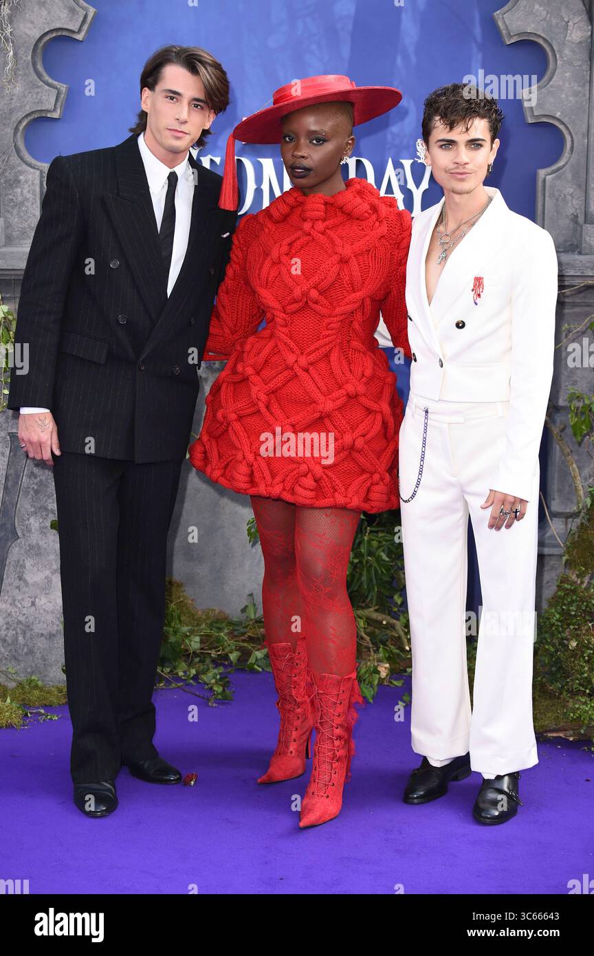 Georgie Farmer, Joy Sunday und Oliver Watson bei der Premiere der ...