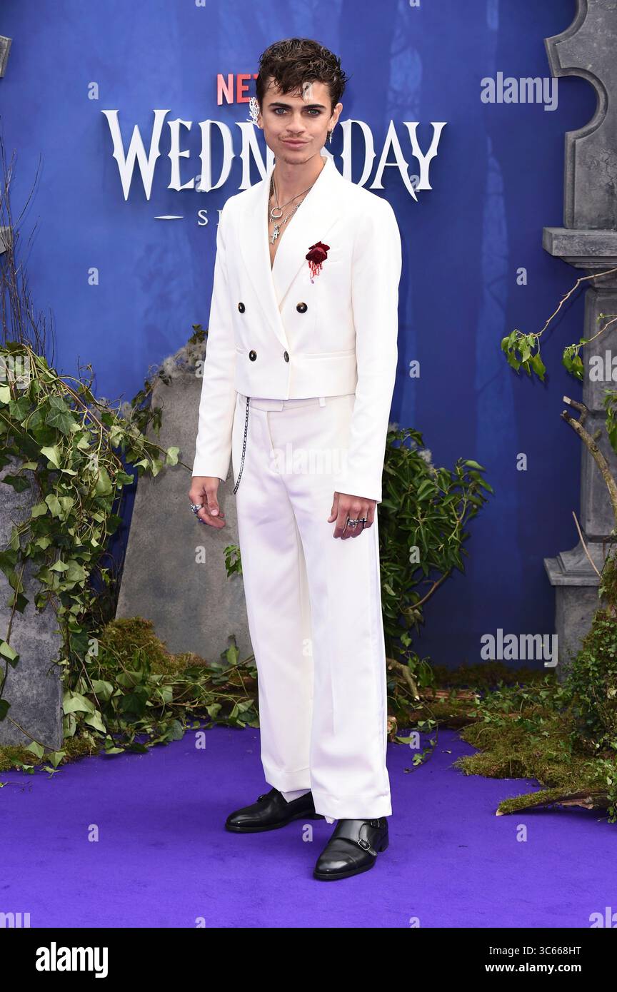 Oliver Watson bei der Premiere der Season 2, Part 1 der Netflix Serie ...