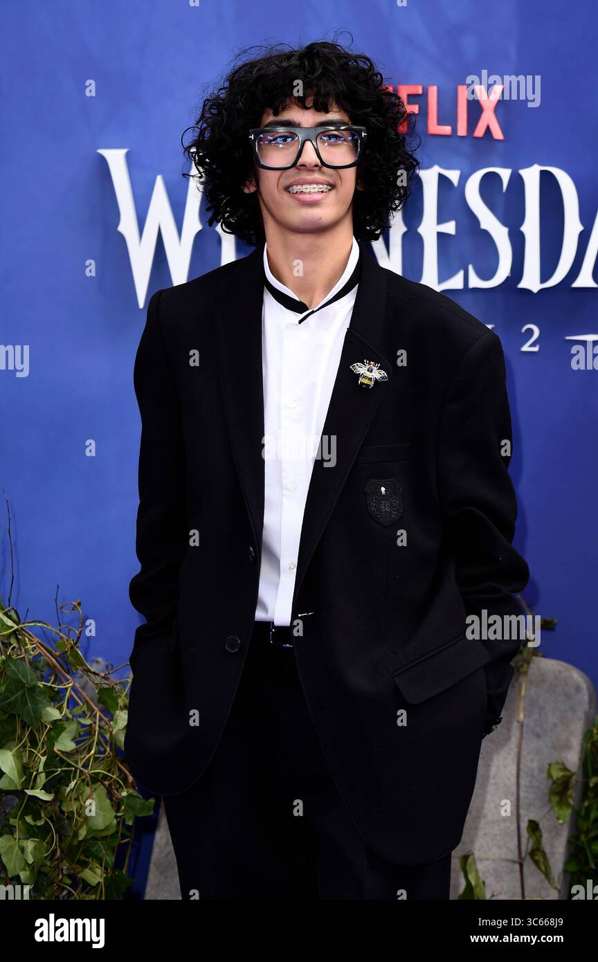 Moosa Mostafa bei der Premiere der Season 2, Part 1 der Netflix Serie ...