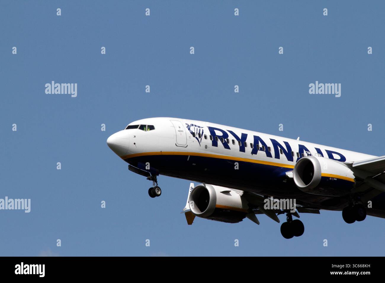 EI-IFV, Boeing 737 MAX 8-200 Stock Photo - Alamy