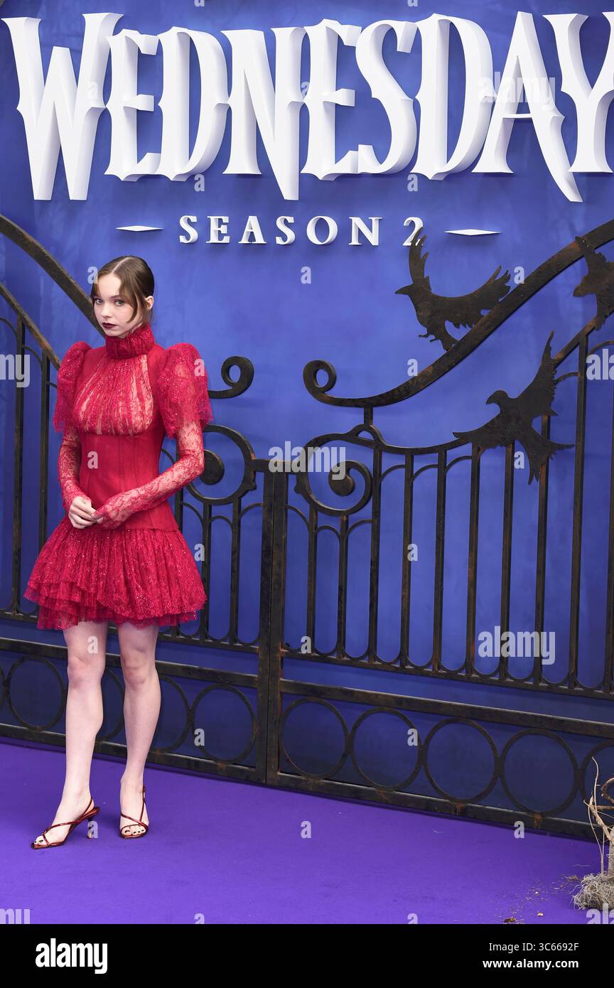 Emma Myers bei der Premiere der Season 2, Part 1 der Netflix Serie ...