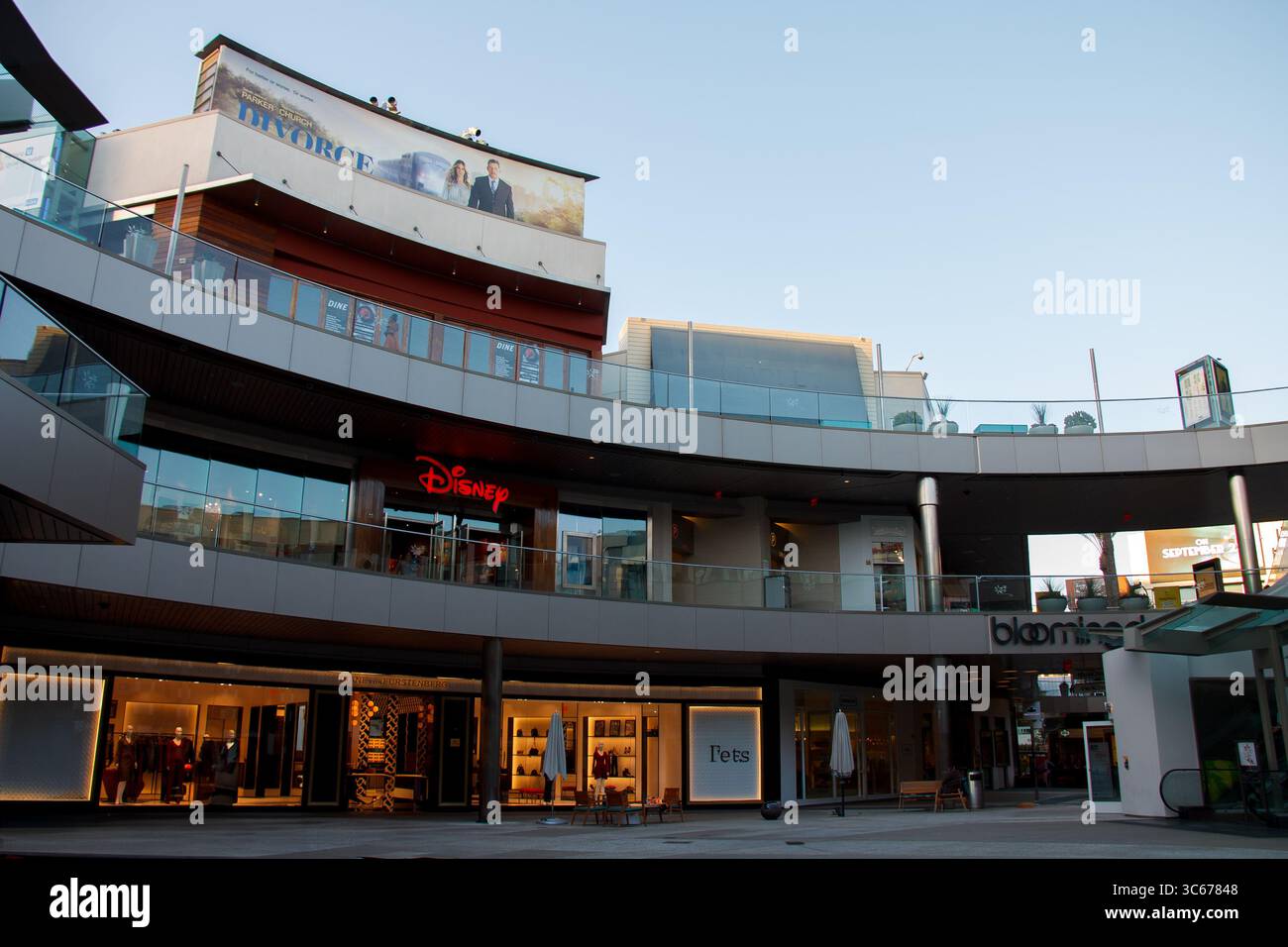 The Santa Monica Plaza shopping mall Shops and stores at the promenade ...
