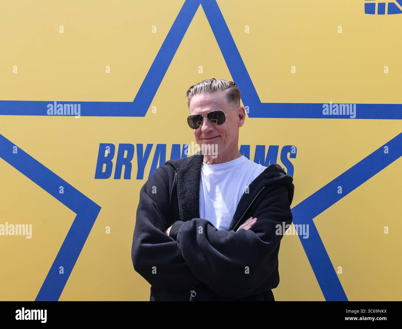 Krakow, Poland. 31st July, 2025. Brian Adams arrives at Czerwienski ...