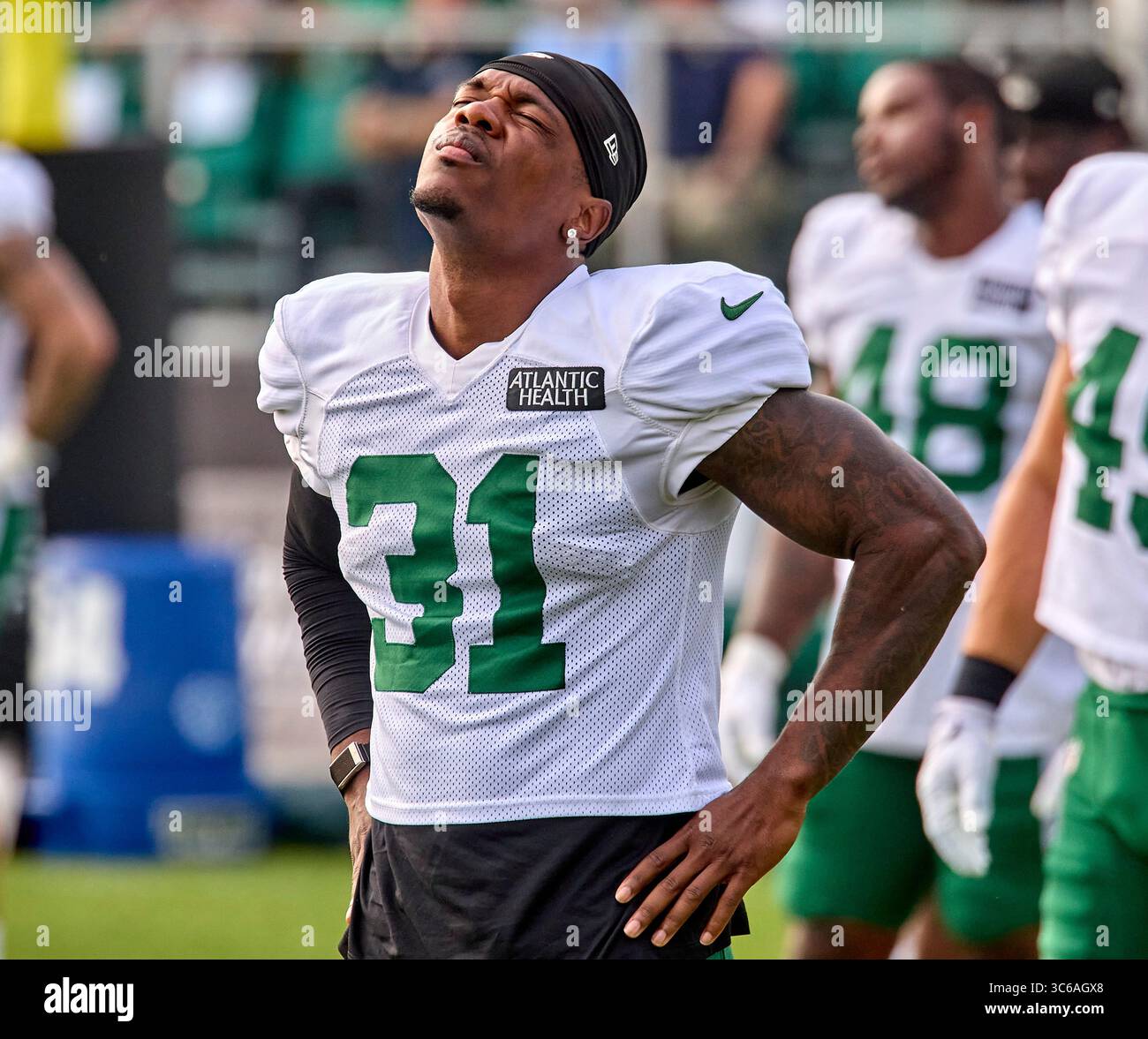 New York Jets defensive back Tanner McCalister (31) warms up during ...