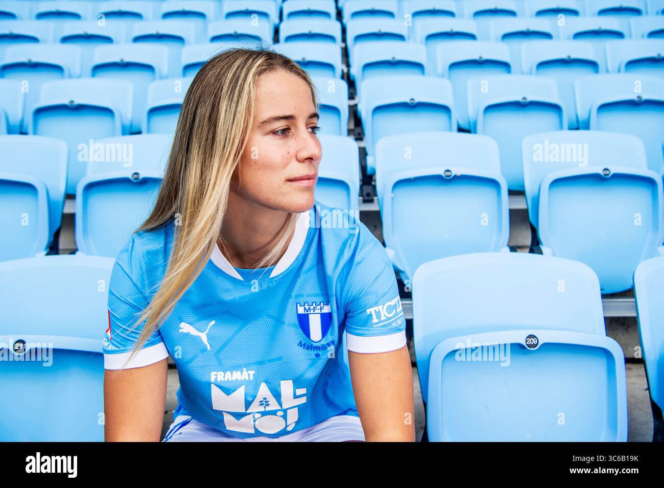 250731 Malmö FF presenterar Courtney Nevin som ny spelare den 31 juli ...
