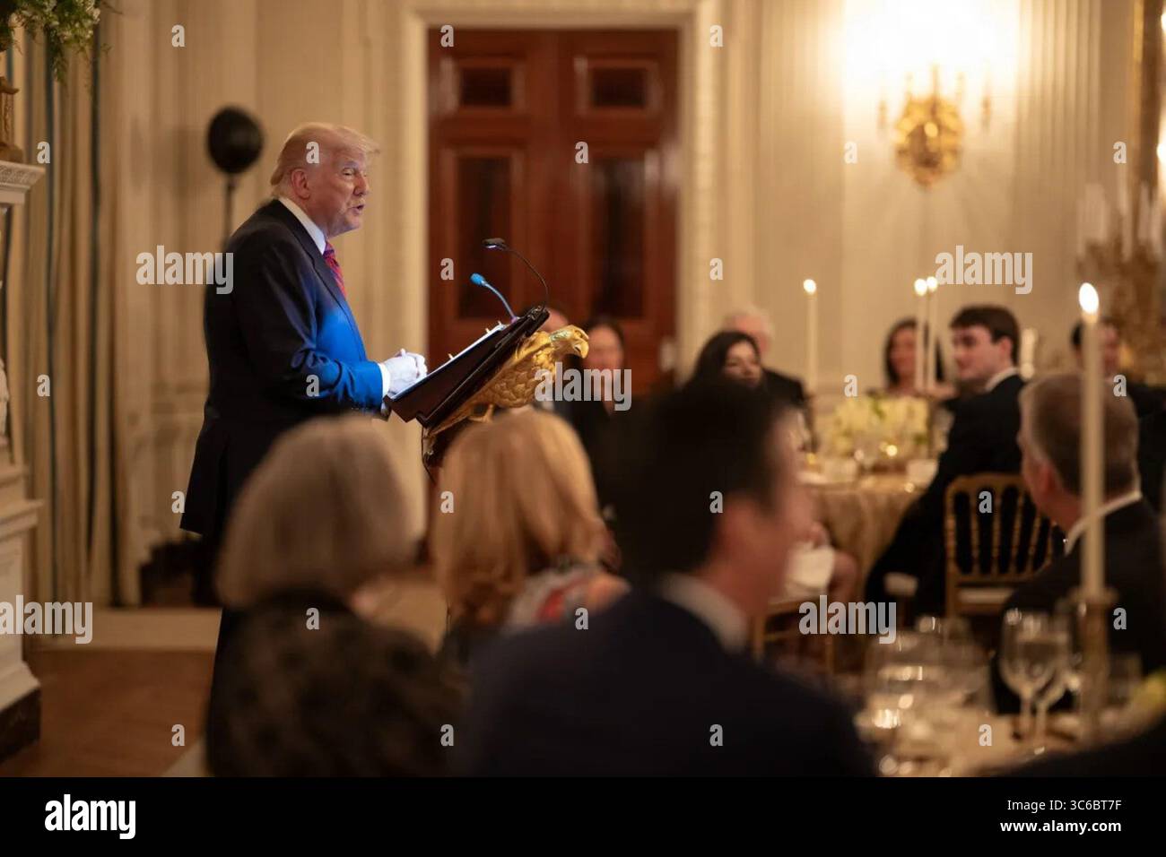 President Donald J. Trump delivers remarks during a White House dinner ...
