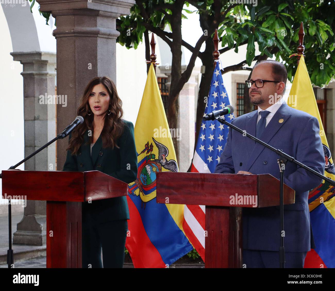 Kristi noem hi-res stock photography and images - Alamy