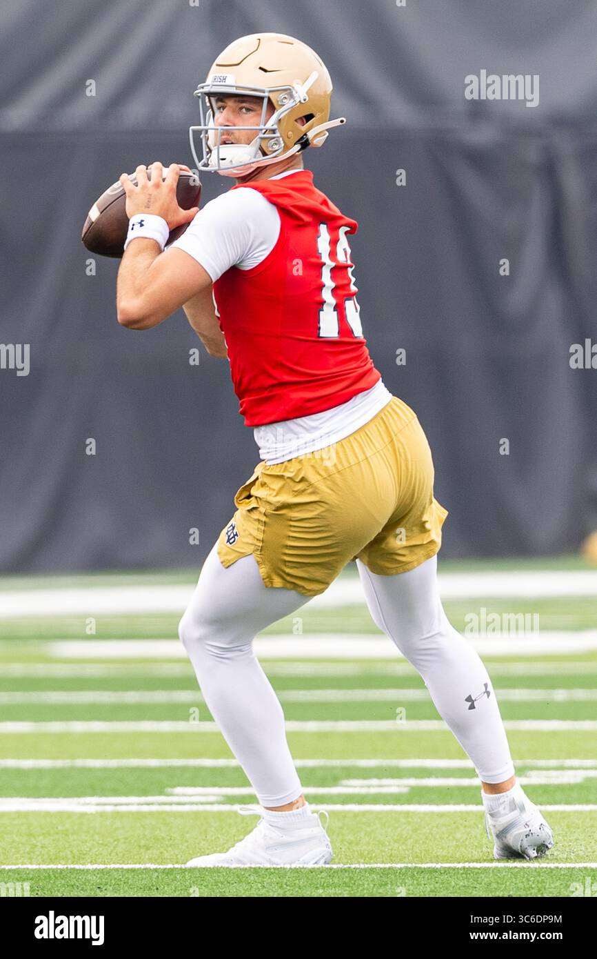 Notre dame football cj carr hi-res stock photography and images - Alamy